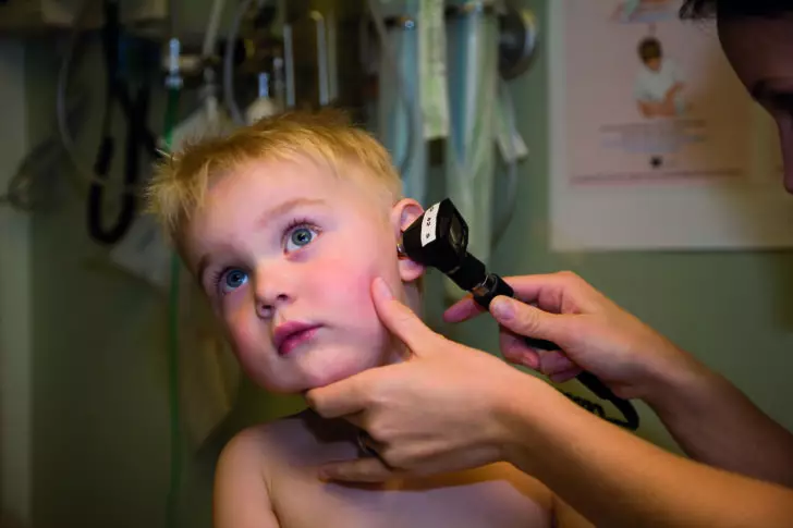 How to diagnose and manage primary and secondary earache and ear ...