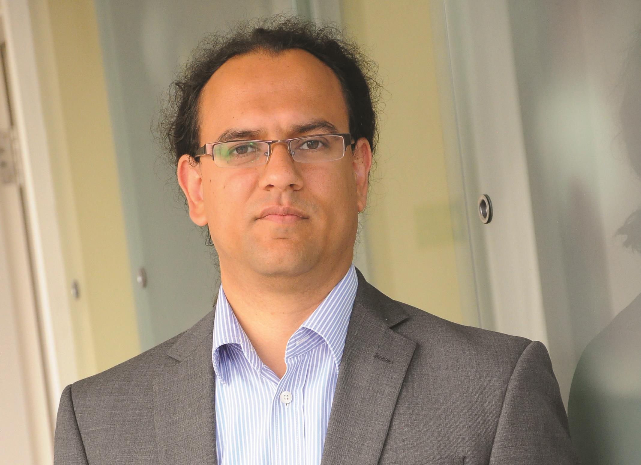 Over half of adults in Great Britain self-diagnose, reveals RPS survey ...