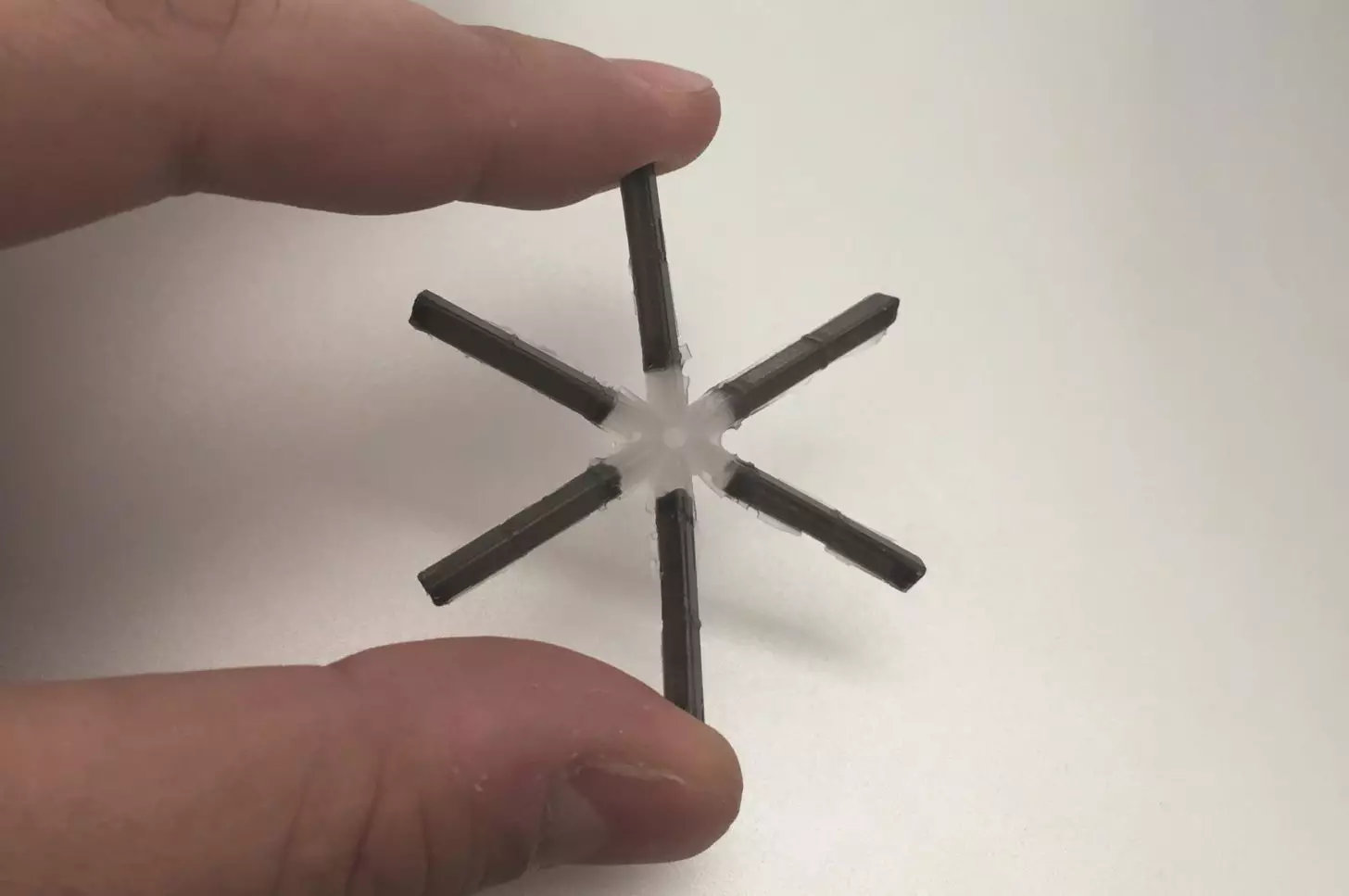 Researchers create star-shaped device that can deliver drug dose over ...