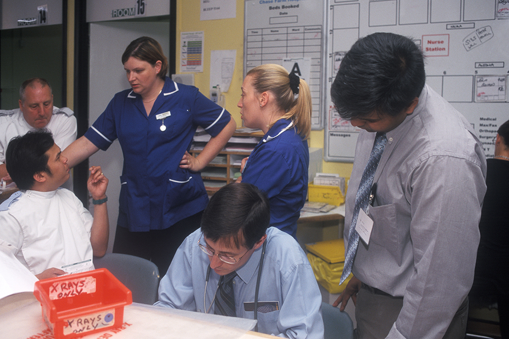 Hospital pharmacists encouraged to reject ‘insulting’ government pay ...